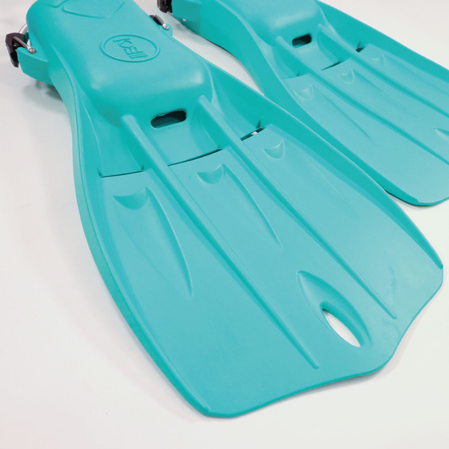 Fourth Element Tech Fin - The Honest Diver